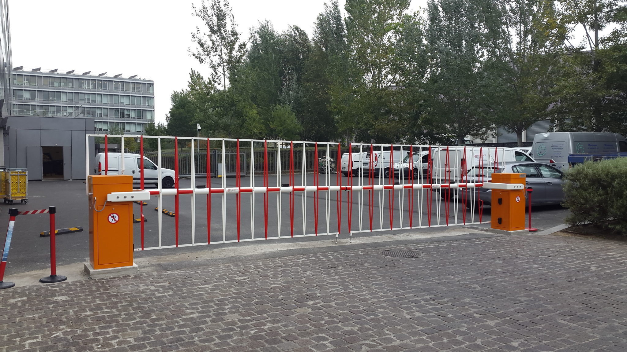 Barrière levante avec herse - Location & installation - Leasydoor